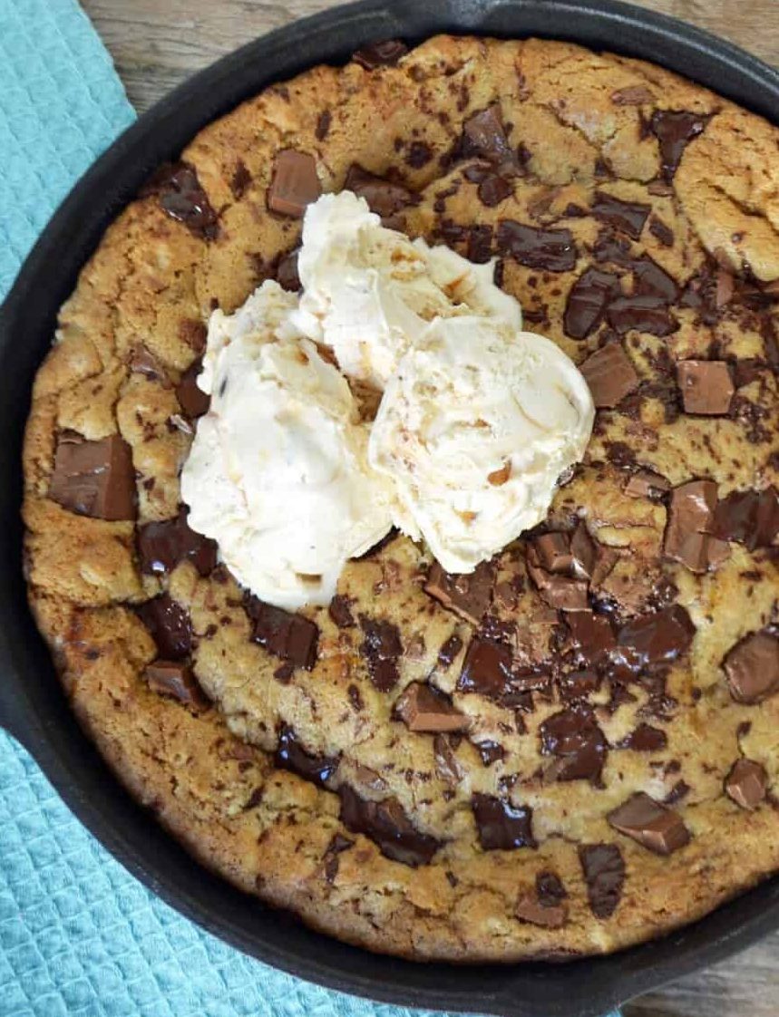 6 Easy Bake Cast Iron Skillet Desserts